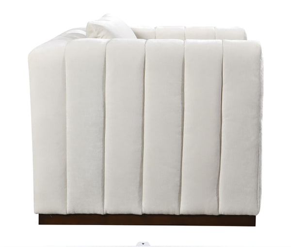 Upton Lounge Chair in Ivory with 1 Toss Pillows – English Elm