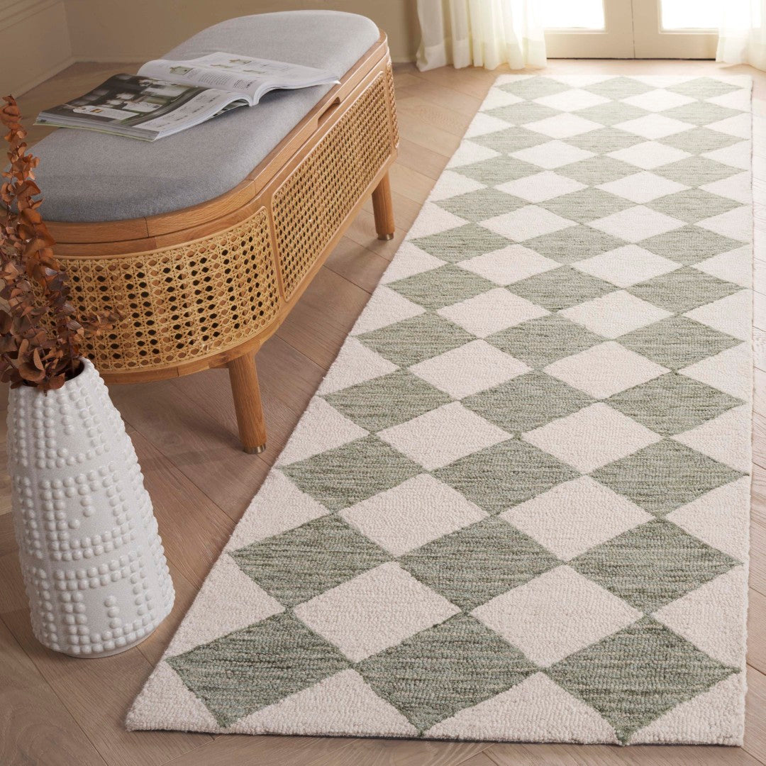EBONY Hand-Tufted Wool Pile Rug - Timeless Elegance with Classic Diamo