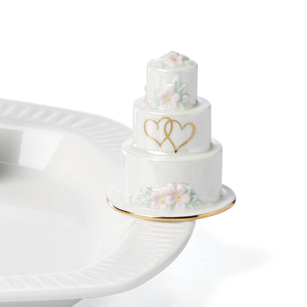 Profile Popper Porcelain Wedding Cake Charm with Interlocking Gold Hea ...