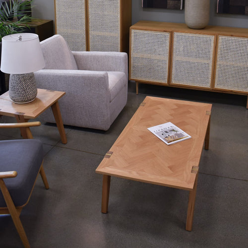 Colton Coffee Table - Stylish Light Brown Oak Design with Brass Accent